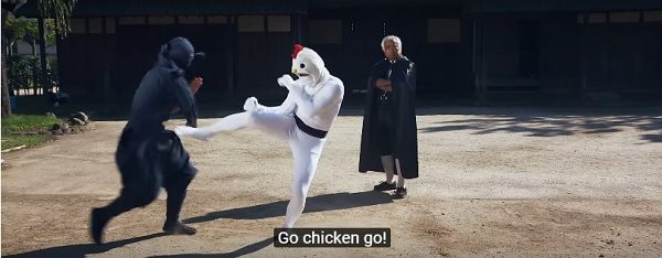 Chicken Attack, el ví­deo más loco de la historia de YouTube
