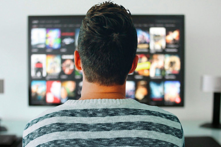 Las mejores listas de IPTV para ver canales, películas, series y ...